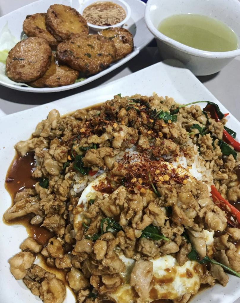 This Stall At Kovan Serves Authentic And Incredible Thai Kway Chap And ...